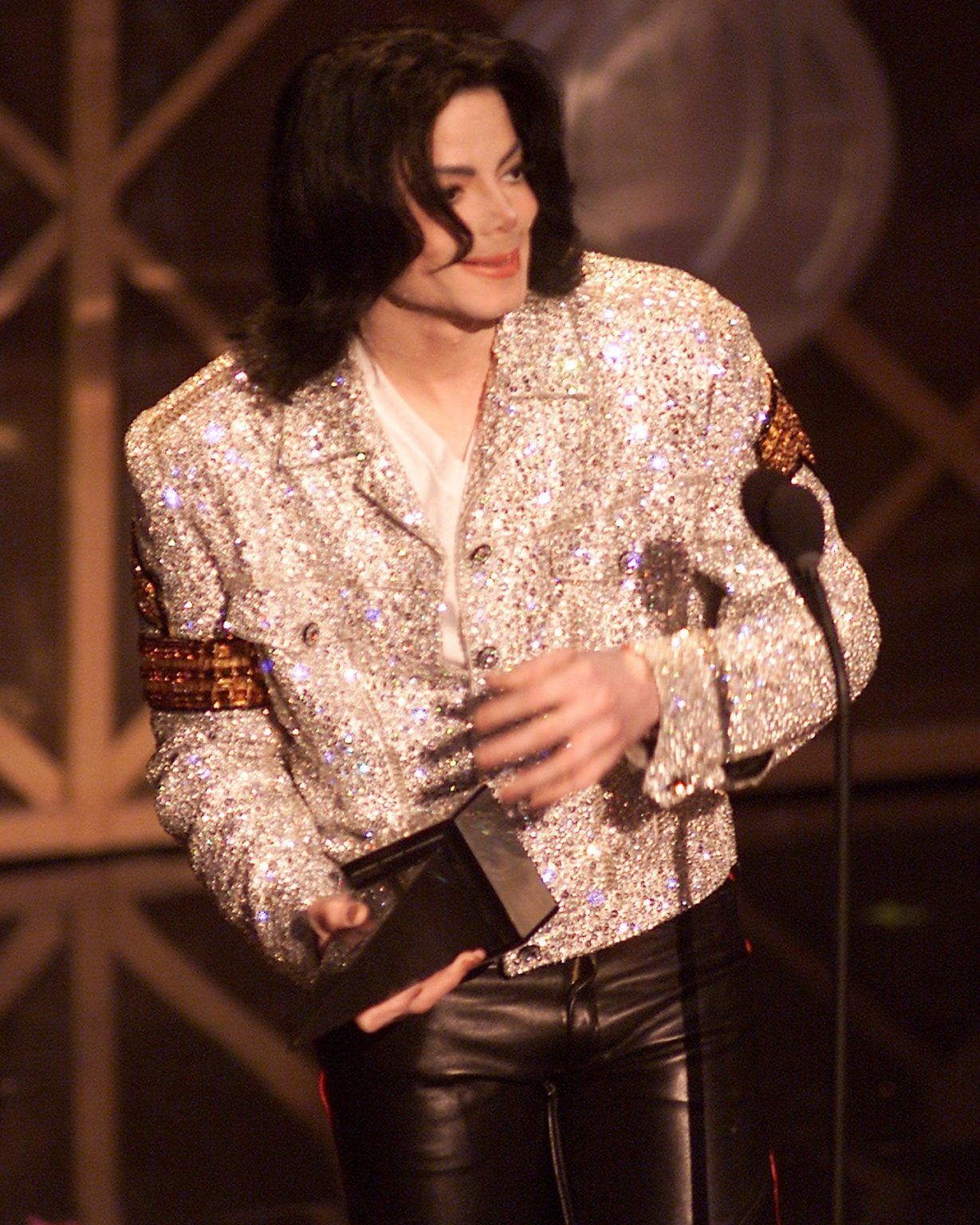 Michael Jackson Height: Iconic Singer and Dancer Stats - CEOColumn