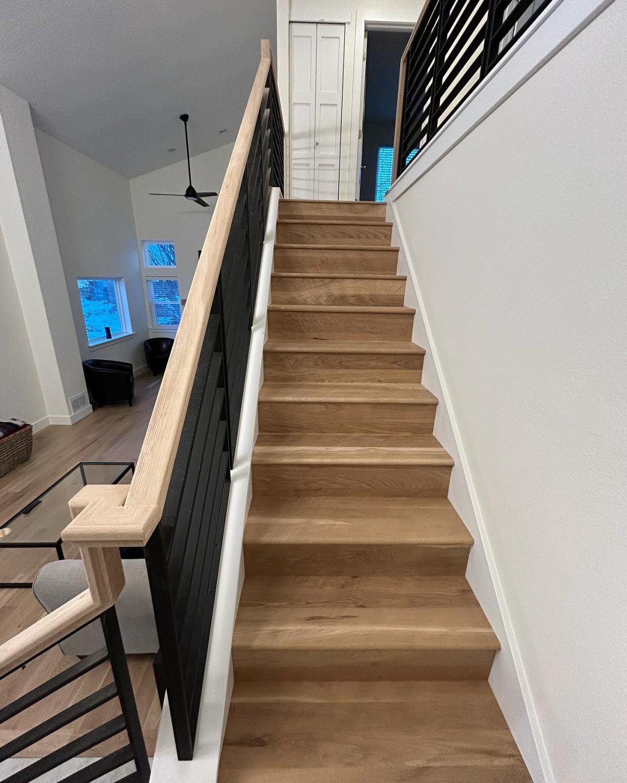 Handrail Height: What is the Ideal Measurement - CEOColumn