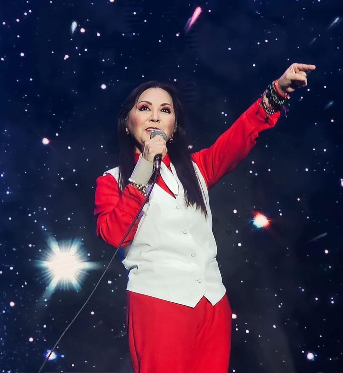 Ana Gabriel: The Legendary Voice of Latin Music History - CEOColumn
